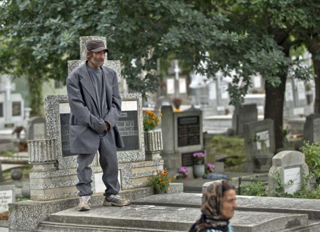 Migliaia ai funerali del re dei rom - Foto Tgcom24