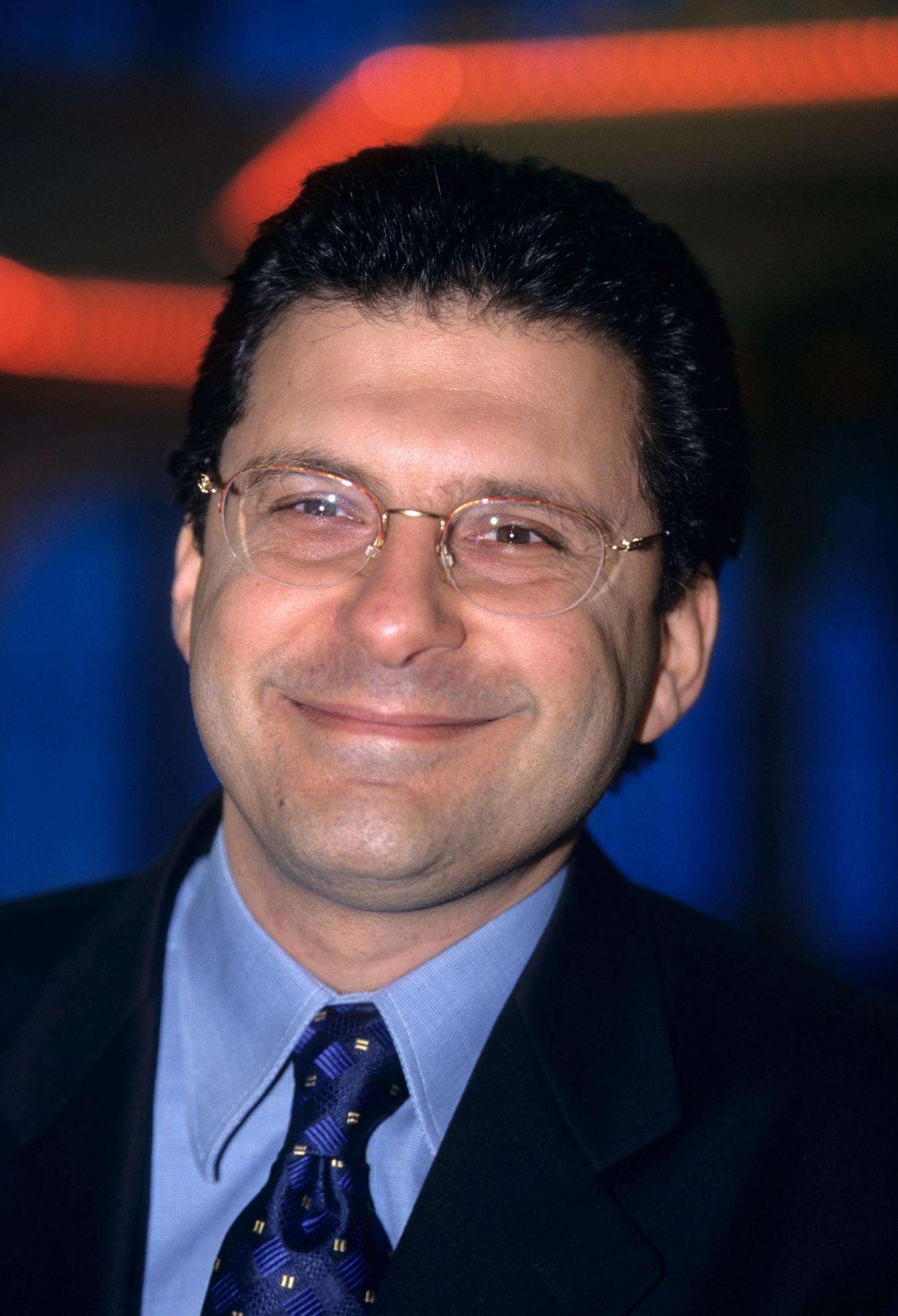 Fabrizio Frizzi, il suo album dei ricordi degli anni 90 - Foto Tgcom24