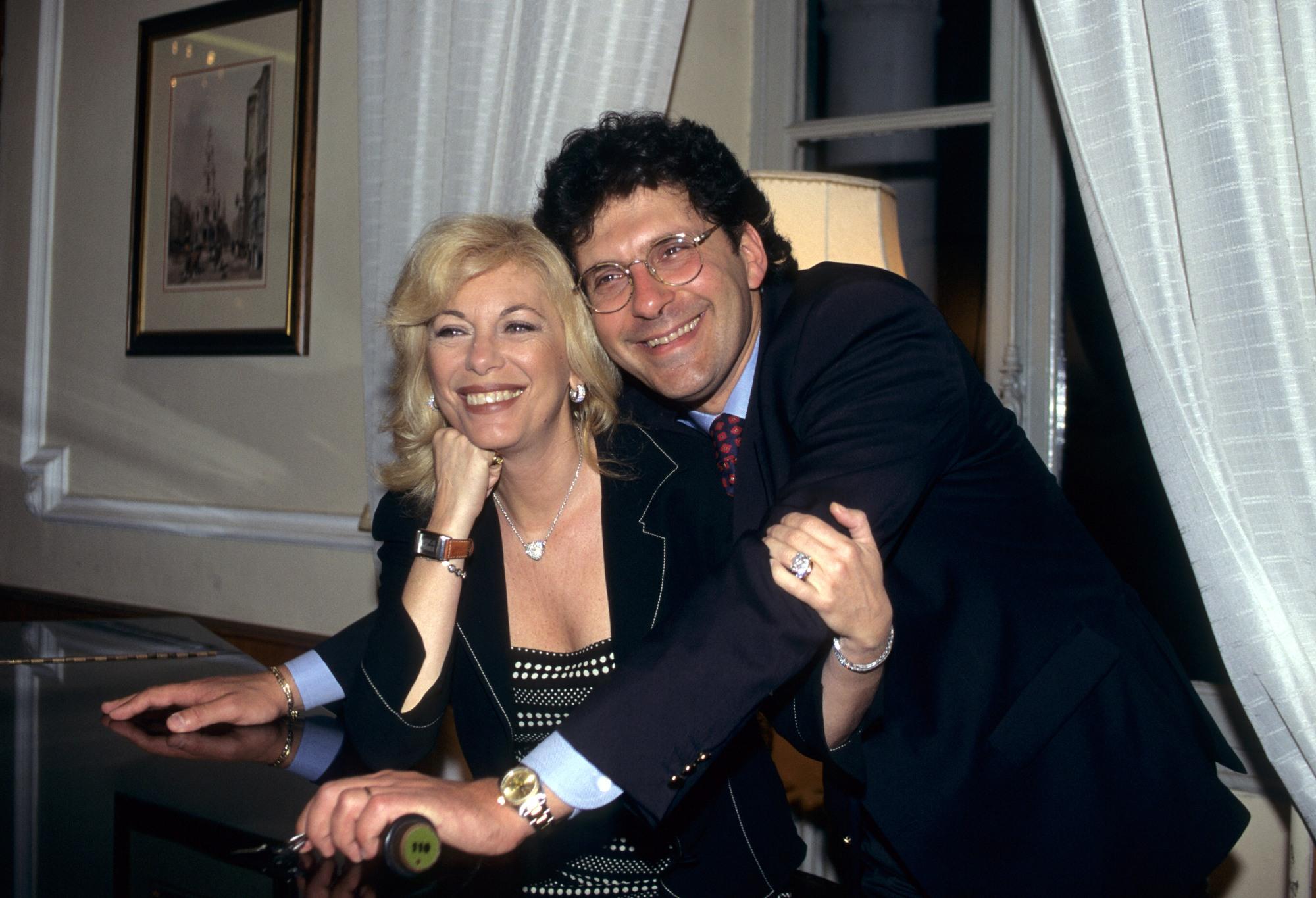 Fabrizio Frizzi, il suo album dei ricordi degli anni 90 - Foto Tgcom24