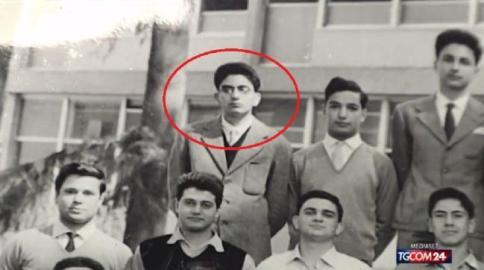 Sergio Mattarella, dagli archivi le foto del giovane liceale a Roma ...