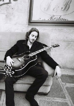 Axel Pani, una doppia vita per la musica